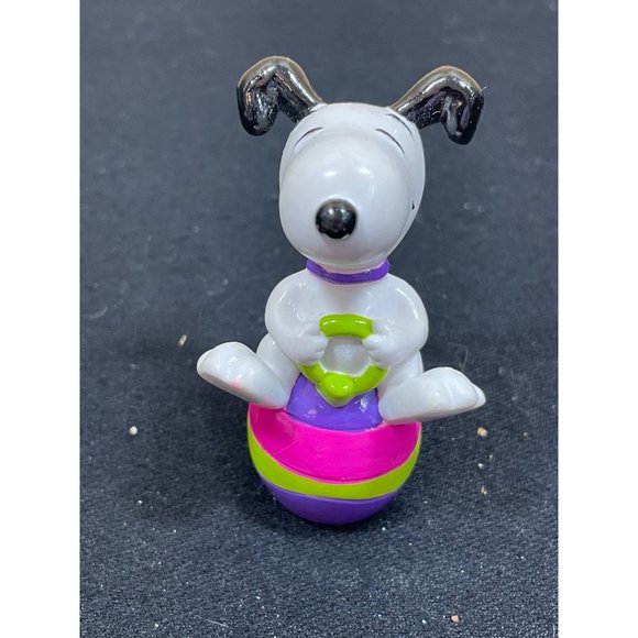 Peanuts | Toys | Vintage Peanuts Snoopy Bouncing On Easter Egg | Poshmark